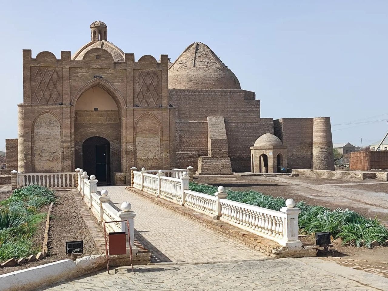 Astan Baba Mausoleum | Travel Land